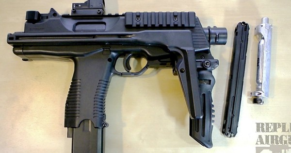 B&T MP9 - Hậu duệ mạnh mẽ của tiểu liên TMP