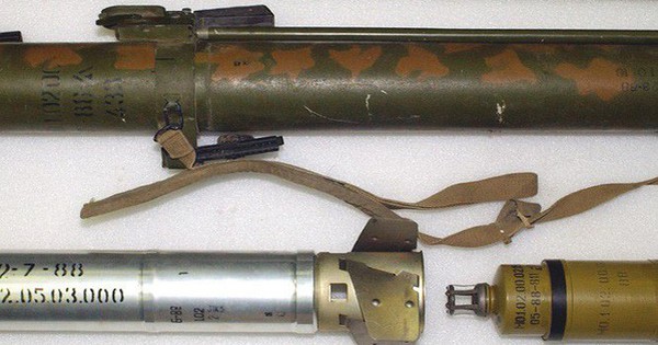Súng phóng lựu nhiệt áp RSHG-1 được chiến binh Libya sử dụng trong trận ...