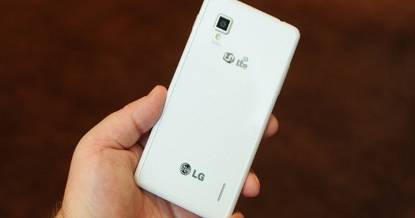LG Optimus G2 sở hữu màn hình full HD 5,5 inch